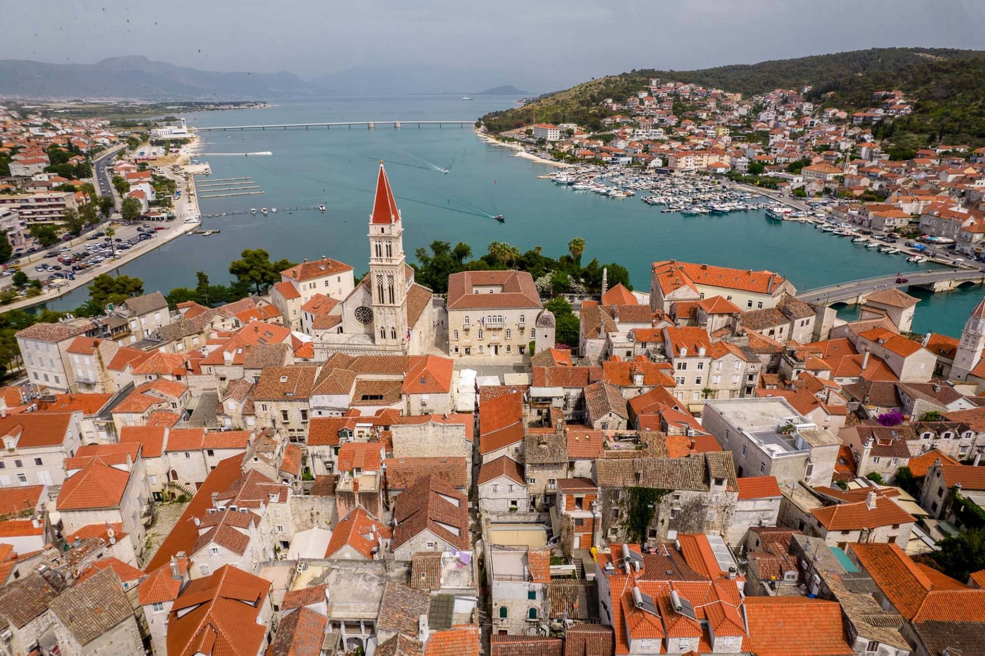 - Trogir: Hotel&Restoran Monika – zdanje koje sjaji plemićkim sjajem